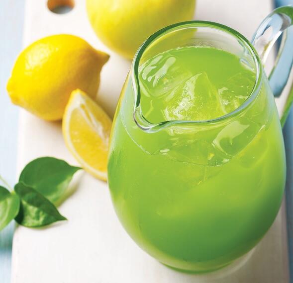 Green lemonade for hot days | EUJUICERS.COM